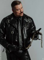 dieBILDER › Der Dominus - High Level BDSM - First Class Male Escort - Professioneller Master im ...