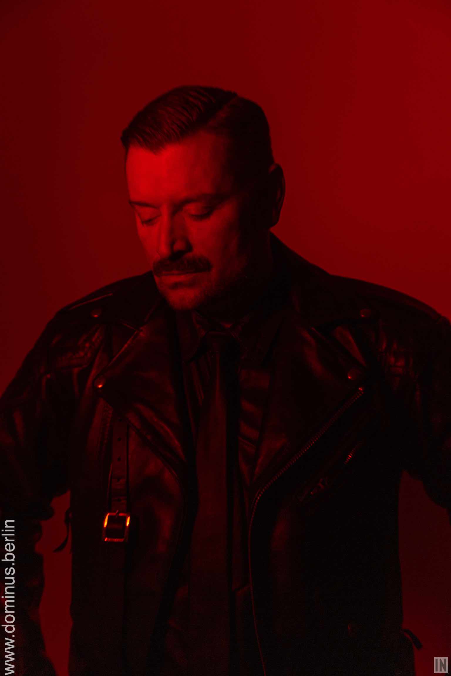 Photos & Videos zu den BDSM und Fetisch-Themen vom SM Master › Dominus ...